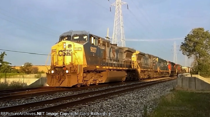 CSX 9027, 7738, 1701, CN 8879, & 2538